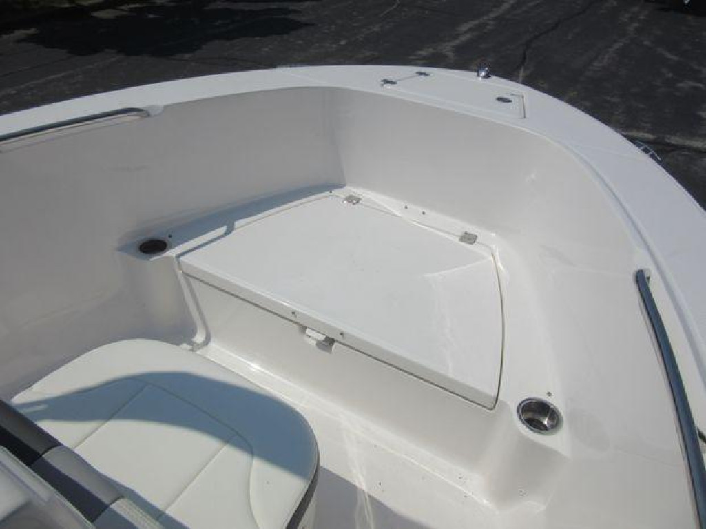 Robalo R180 Center Console - Saint Joseph, MI 49085