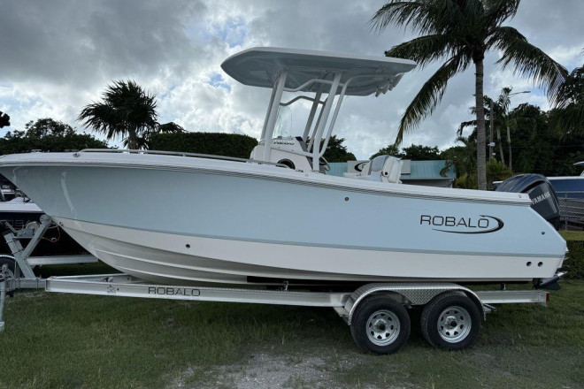 Robalo R230 - Key Largo, FL 33037