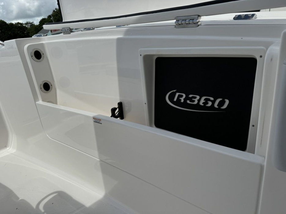 Robalo R360 - Key Largo, FL 33037