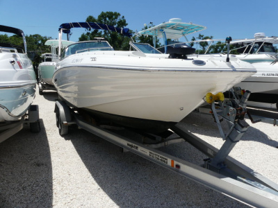 Southwind 2400SD Deck Boat 2400SD - Bradenton, FL 34208