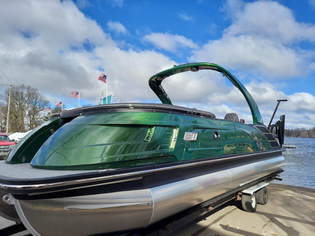 Bennington 25 QXSBA Tri Toon with Custom Color - Brighton, MI 48114