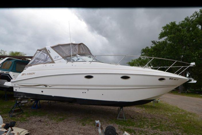 Larson Cabrio 330 Mid Cabin boats for sale - BoatCrazy
