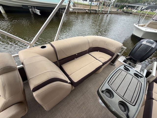 Sun Tracker 26 Pontoon - Plantation, FL 33317