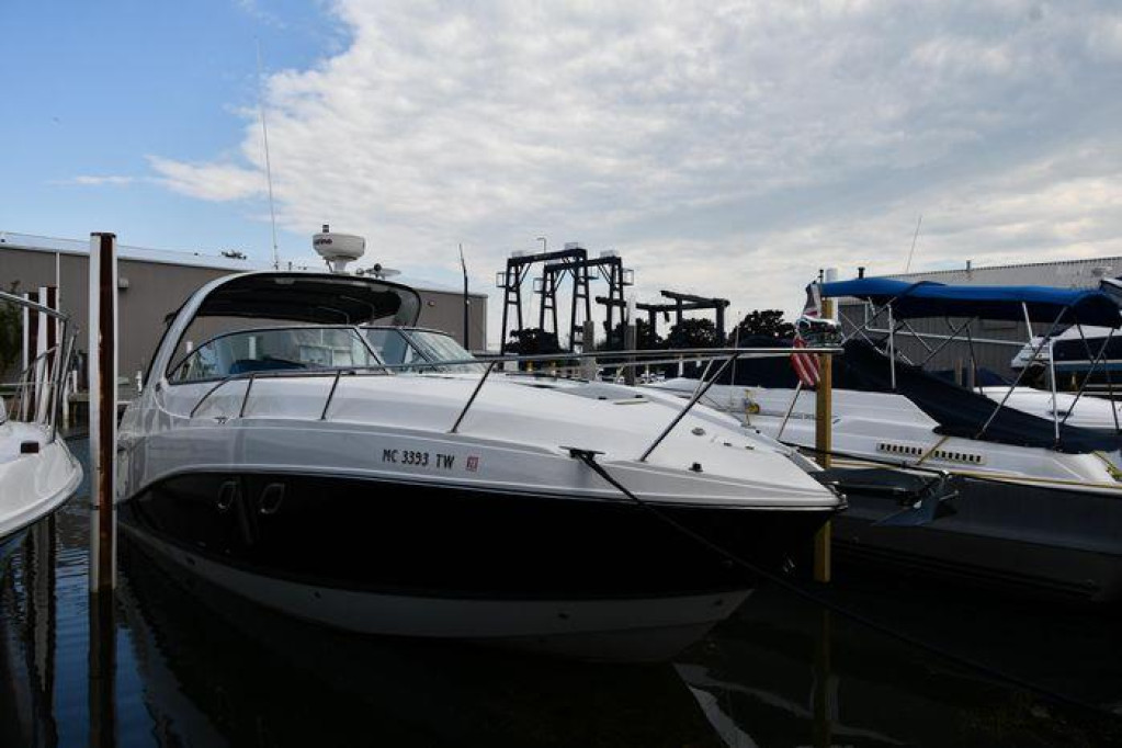 Rinker 310 Express Cruiser - Harrison Township, MI 48045