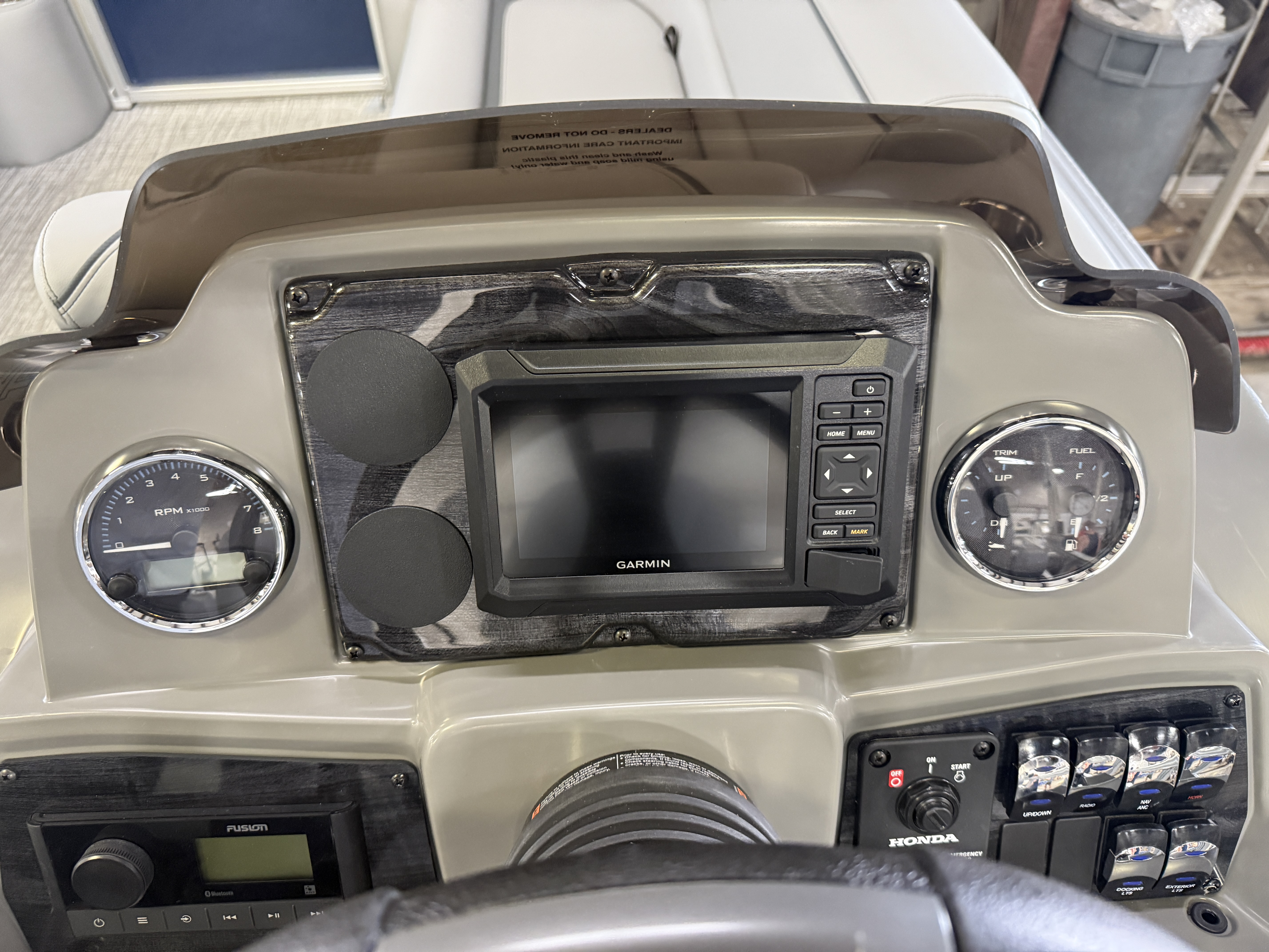 Tahoe Sport 2385 Swingback (VRB) & Honda 4-Stroke EFI - Cedar, MN 55011