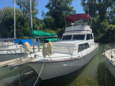 Marinette Marinette Sedan 32 boats for sale - BoatCrazy